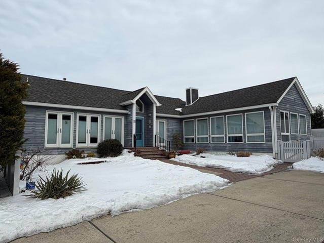 33 Bath St, Lido Beach, NY 11561