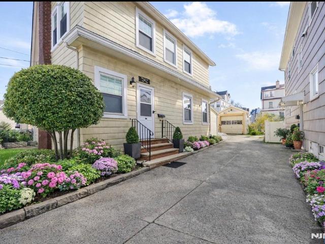 33 Beaumont Place