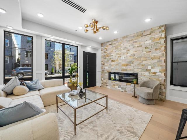 33 Bleecker St # 1
