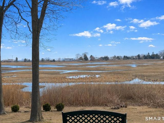 33 Briarwood Dr, Old Saybrook, CT 06475