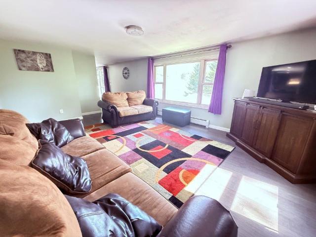 33 Bruce Road