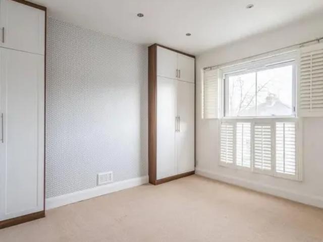 33 Cambridge Road North, Strand on the Green, London, W4 4AA, United Kingdom | 4 bed apartment for rent #140396614 | Rentberry
