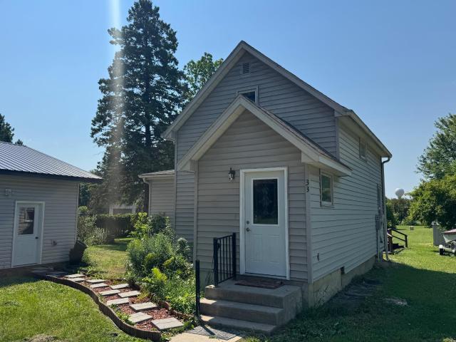 33 Carlson Avenue NW