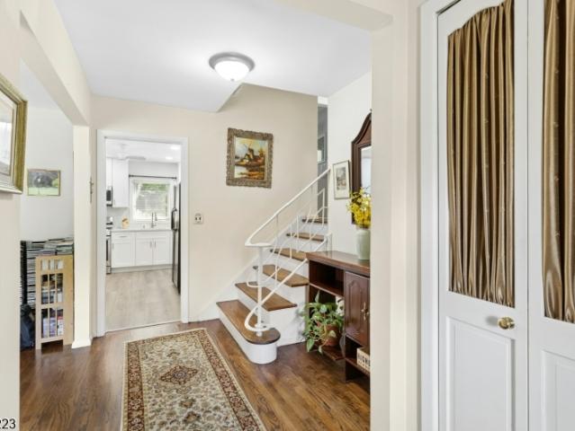 33 Carol Rd