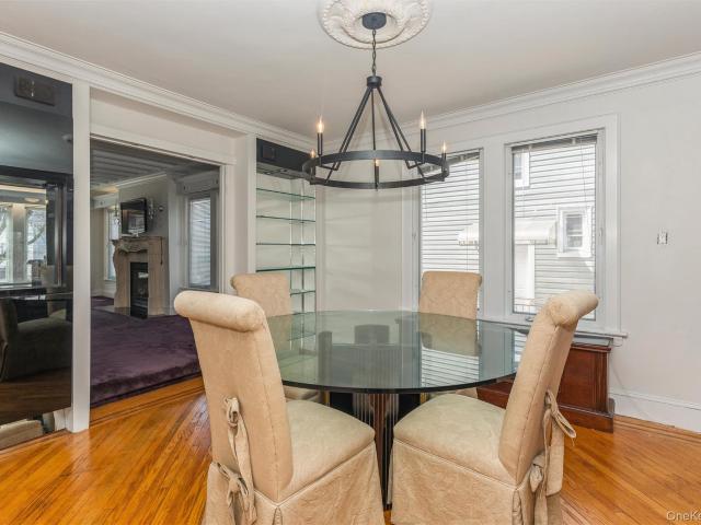 33 Carstairs Road