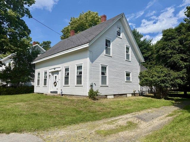 33 Center St, Machias, ME 04654