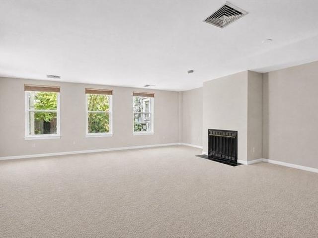 33 Chestnut St Apt 104, Boston, MA 02129