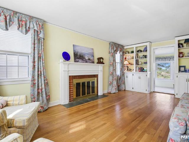 33 Coolidge Avenue