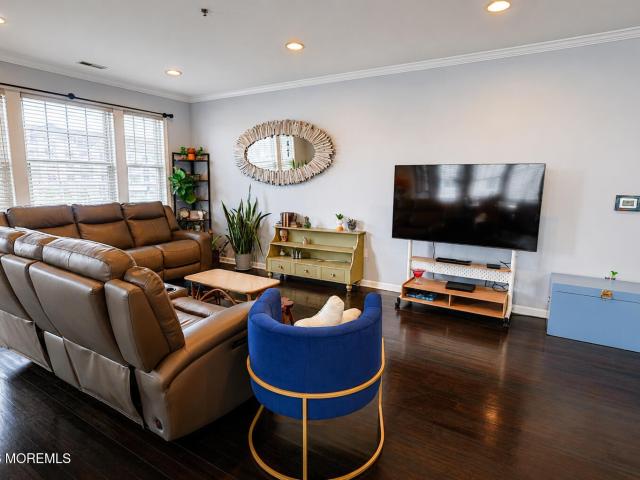 33 Cooper Avenue Unit 216