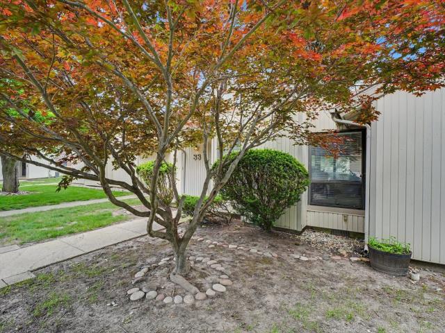 33 Colony West Drive