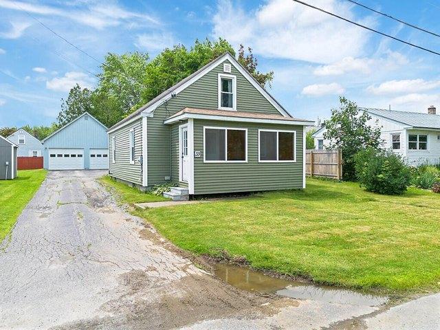 33 Cottage St, Fairfield, ME 04901