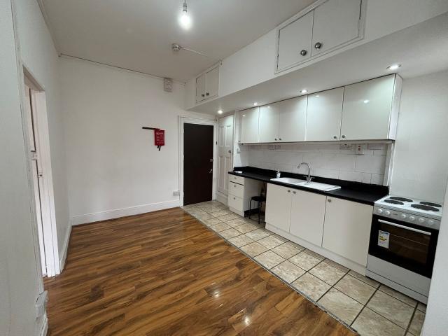 33 Coventry Road Ilford IG1 4QR Century 21 United Kingdom