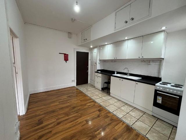 33 Coventry Road Ilford IG1 4QR Studio to rent £1,075 pcm £248 pw