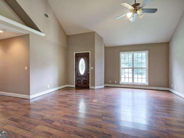 33 Covered Springs Drive NE