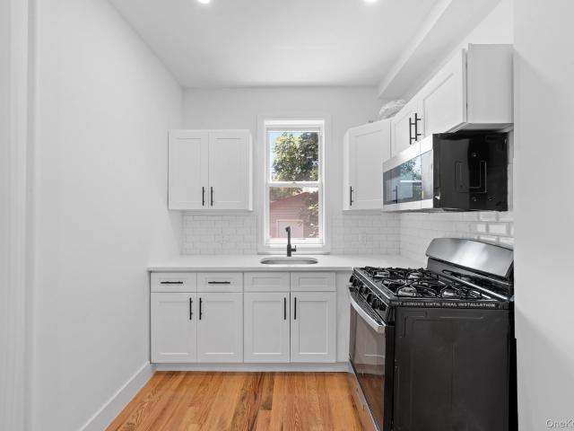 33 Cox Place