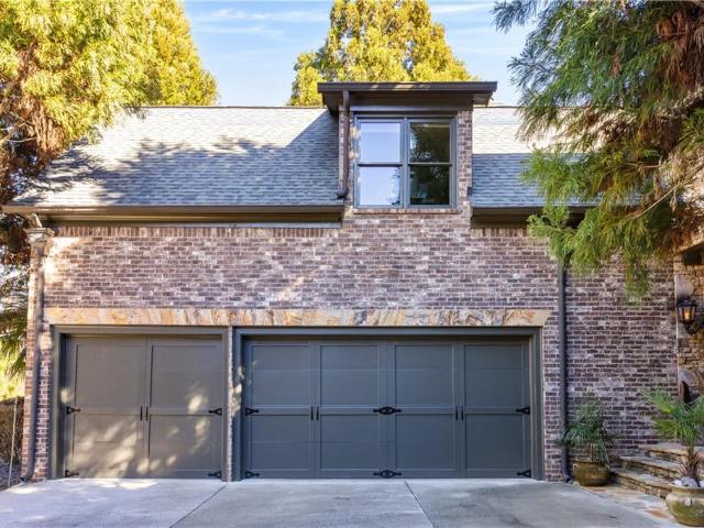 33 Cliftwood Drive