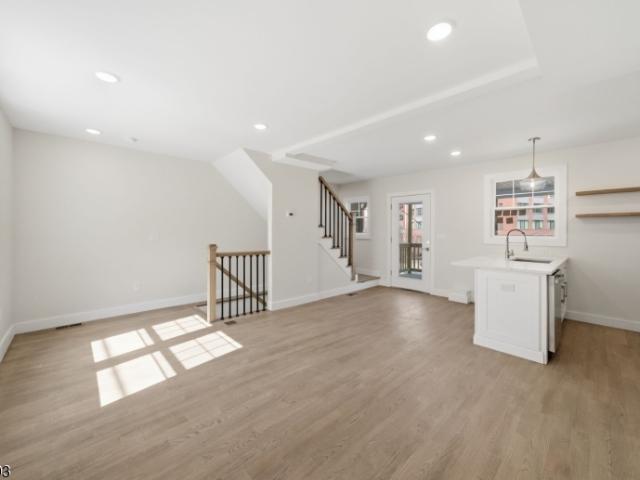 33 Clinton Pl, Morristown, NJ 07960 | MLS #4017 | Compass