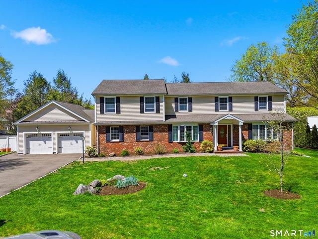 33 Club Cir, Stamford, CT 06905