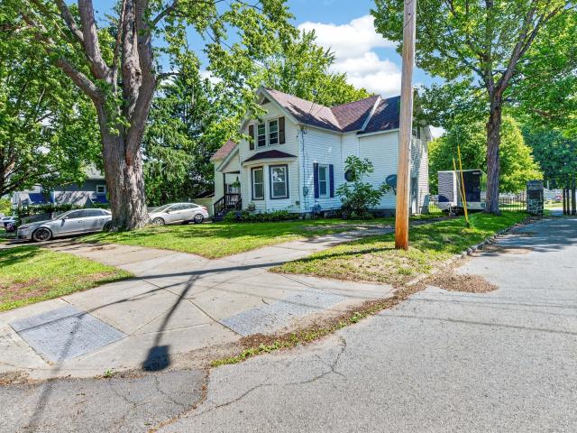 33 Clyde Street