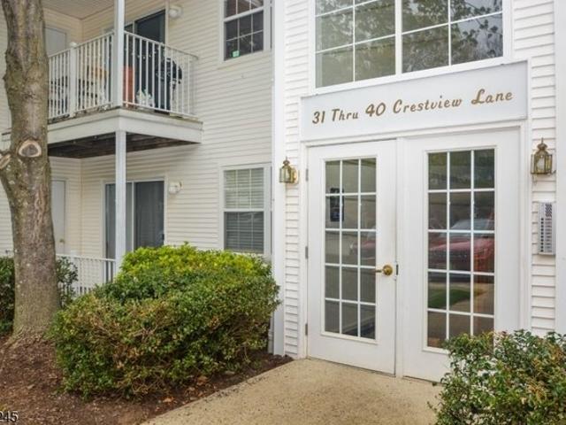 33 Crestview Ln, Mount Arlington, NJ 07856
