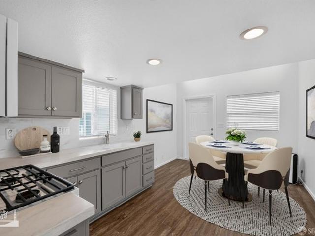 33 Dahlberg Dr, Pacifica, CA 94044