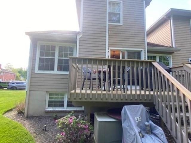 33 Dena Dr # 33