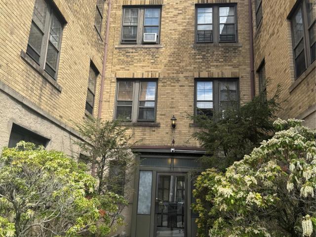 33 Douglas Avenue