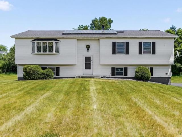 33 Dunn Ln, Poughquag, NY 12570