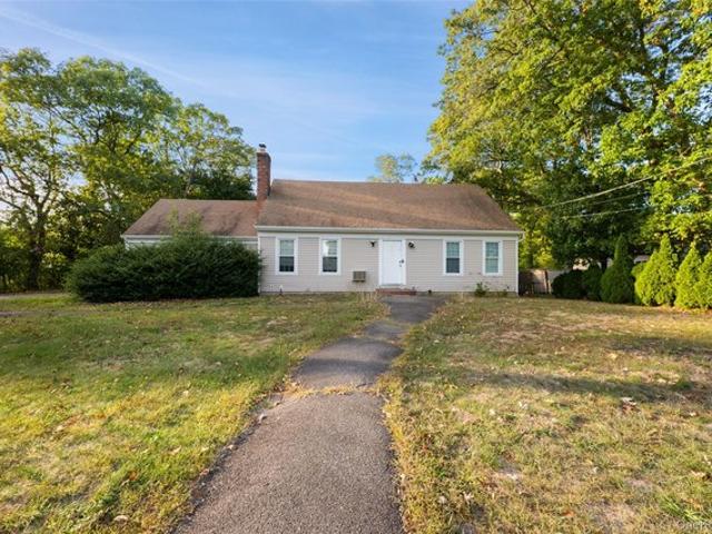 33 Echo Ave, Miller Place, NY 11764