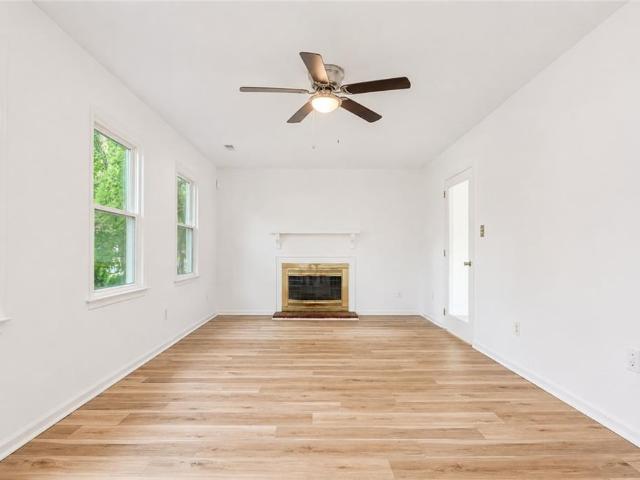 33 Edgemont DR
