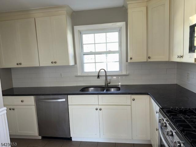 33 Elm Ave, Fanwood, NJ 07023 | MLS #4021 | Compass