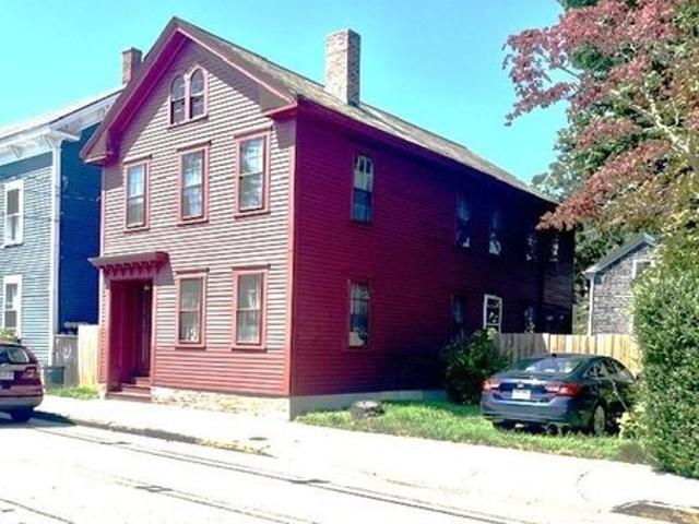 33 Elm St, Newport, RI 02840