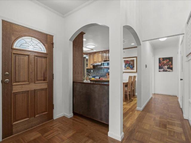 33 Escondido Avenue