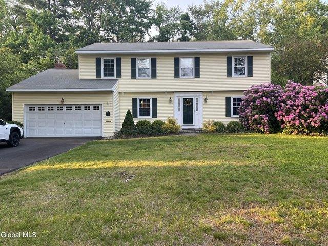 33 Fairway Ave, Delmar, NY 12054
