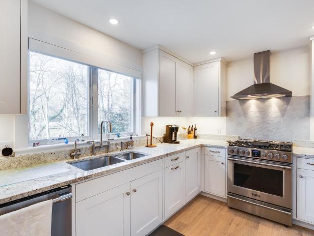 33 Fern Lane, Woods Hole, US, MA