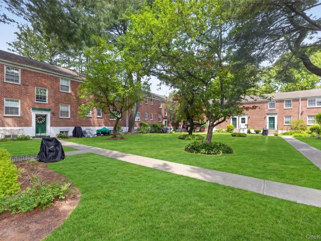 33 Fieldstone Drive D2