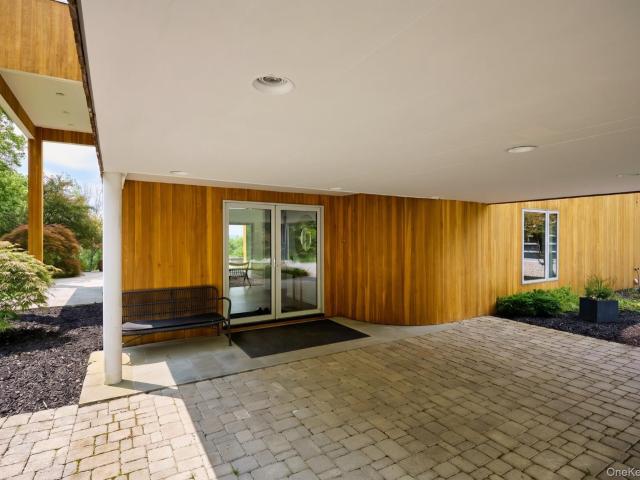 33 Ford Road