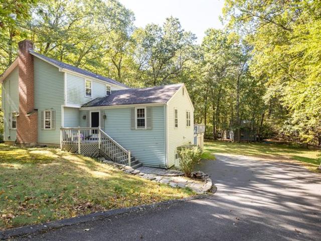 33 Forge Dr, Avon, CT 06001