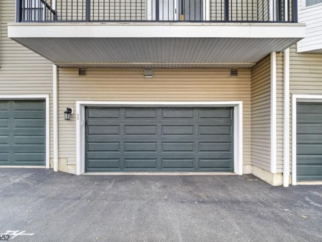33 Four Oaks Road
