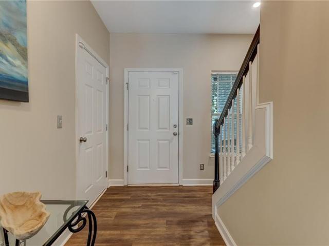 33 Four Farms Circle