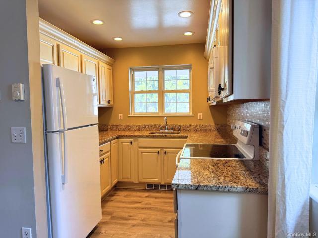 33 Fowler Avenue 1