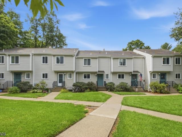33 Fox Tail Ln