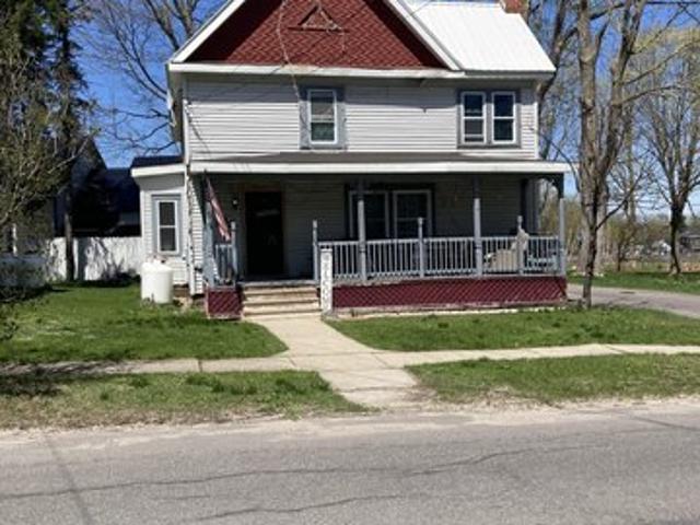 33 Franklin St, Malone, NY 12953
