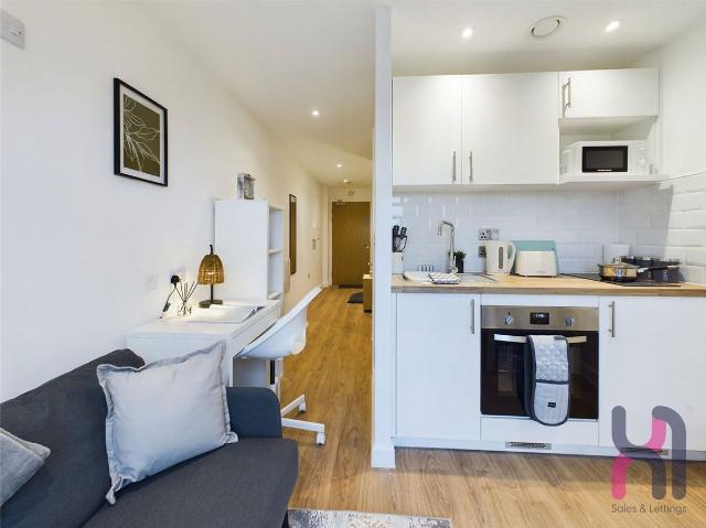33 Frederick Road, Salford M6, Studio to rent, £900 pcm | PrimeLocation