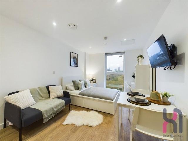 33 Frederick Road, Salford M6, Studio to rent, £900 pcm | PrimeLocation