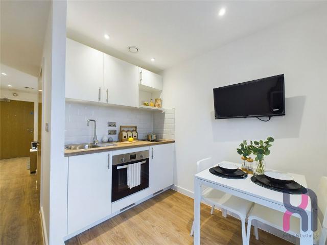 33 Frederick Road, Salford M6, 1 bed flat to rent, £900 pcm | PrimeLocation