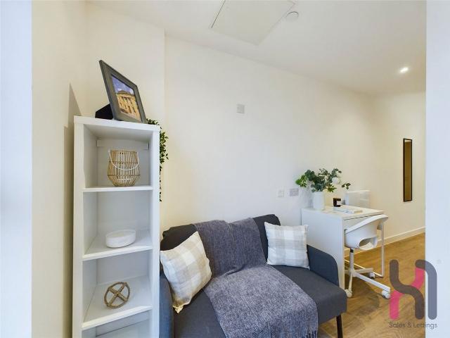 33 Frederick Road, Salford M6, 1 bed flat to rent, £950 pcm | PrimeLocation