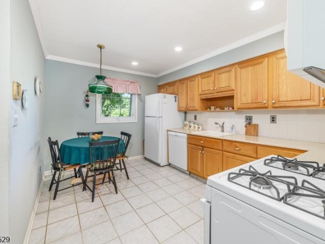 33 Galway Dr