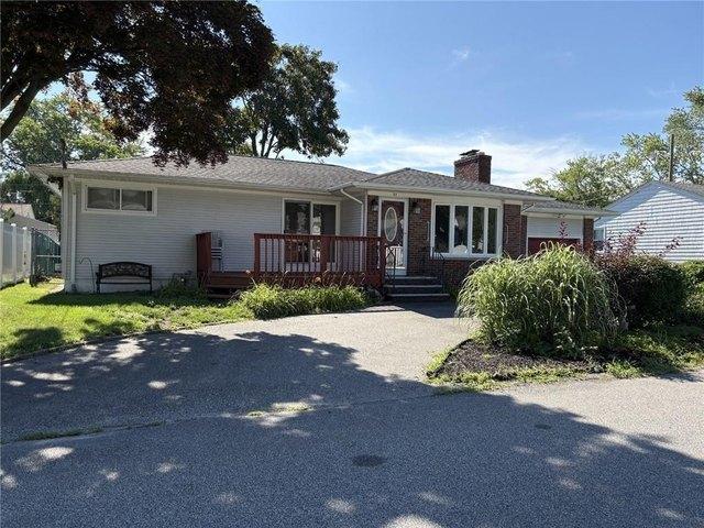 33 Gillen Ave, North Providence, RI 02904