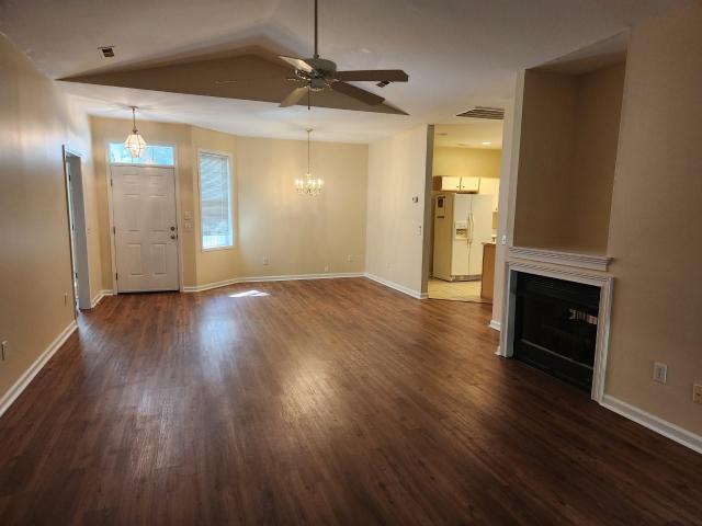 33 Golf View Ct. River Club